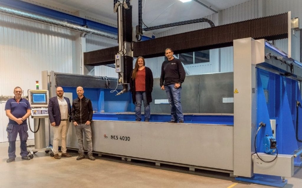 Mission completed! En storskalig 3D-vattenskärningsmaskin till Radius ...